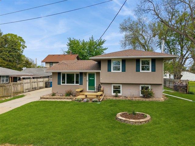 108 E Leach Ave, Des Moines, IA 50315