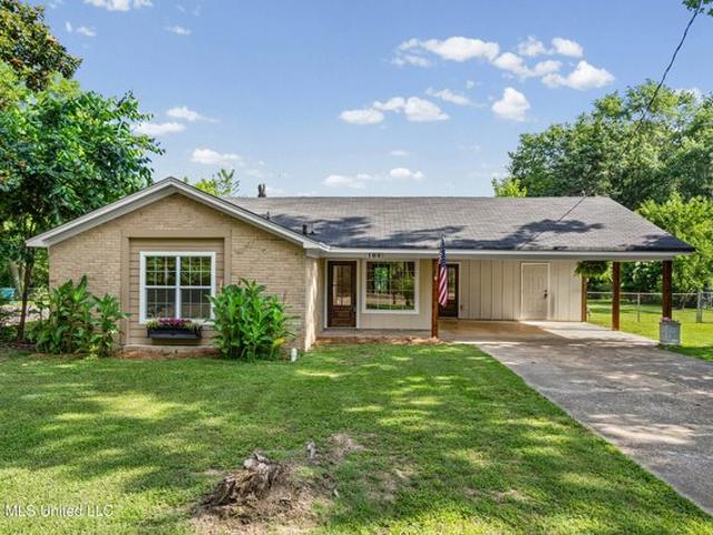 108 E McLaurin St, Sardis, MS 38666