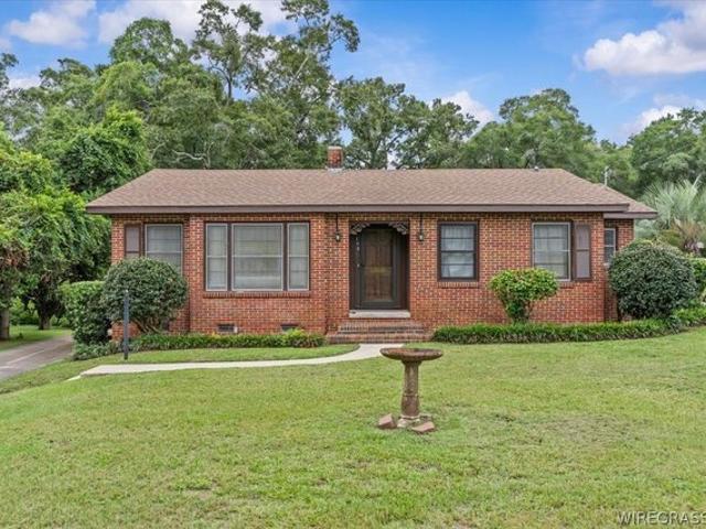 108 E Register Ave, Geneva, AL 36340