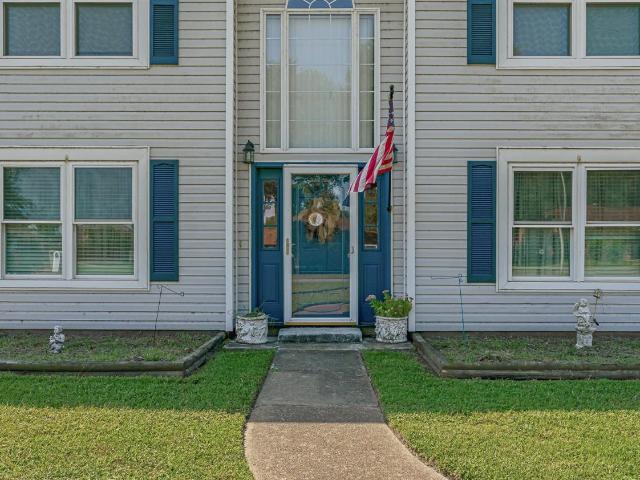 108 E Shadow Lane E
