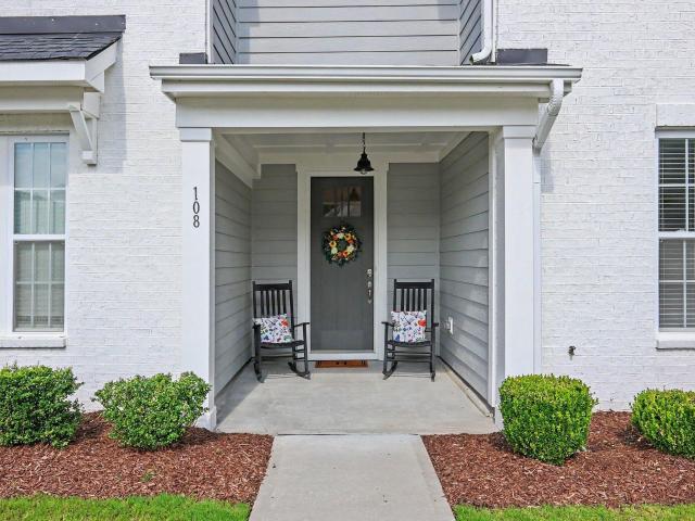 108 Etteinne Garden Lane