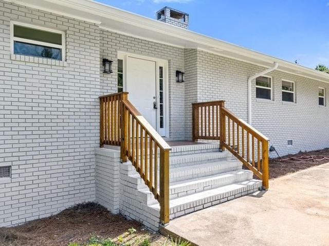 108 Fairfield Dr, Hartwell, GA 30643
