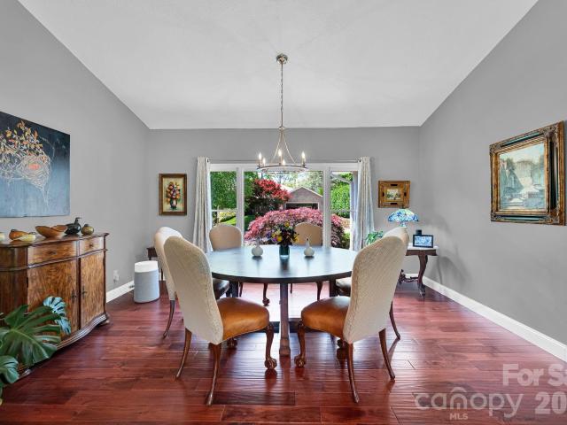 108 Fairway Knoll Drive