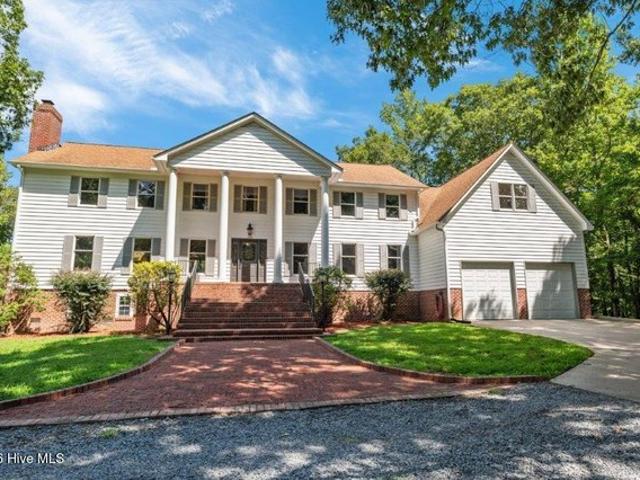 108 Farmington Rd, Grimesland, NC 27837