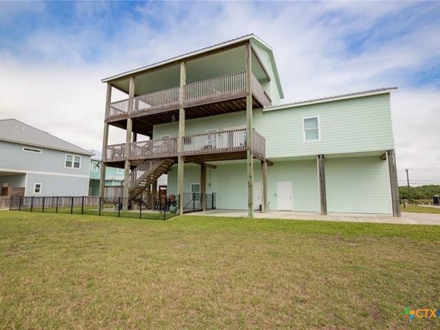 108 Koinonia Ct, Port O'Connor, TX 77982