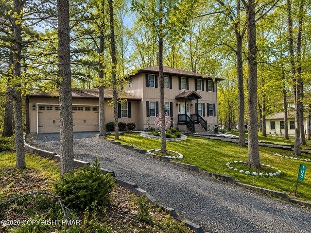 108 Hobbit Dr, Tamiment, PA 18371