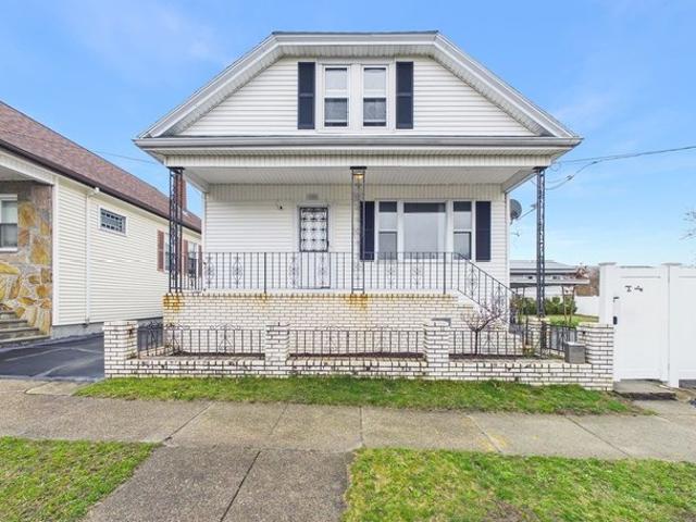 108 Hope St, New Bedford, MA 02745
