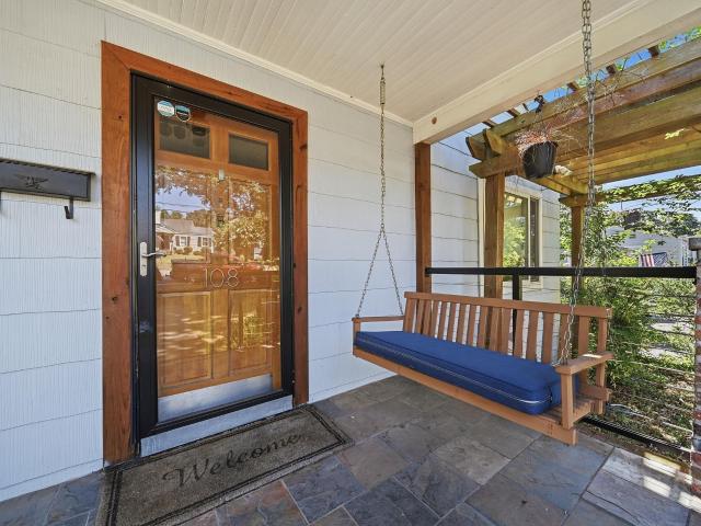108 Hawthorne Lane