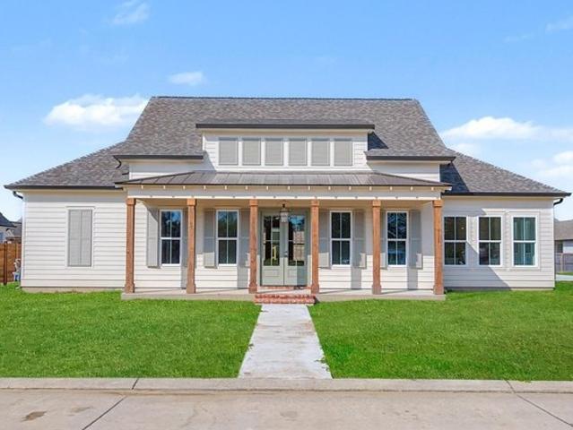 108 Hazelwood Dr, Thibodaux, LA 70301