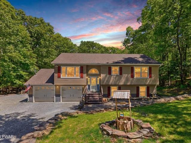 108 Heavenly Valley Dr, Tafton, PA 18464