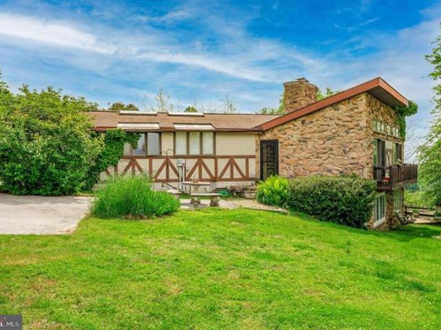108 Hill Rd, New Holland, PA 17557