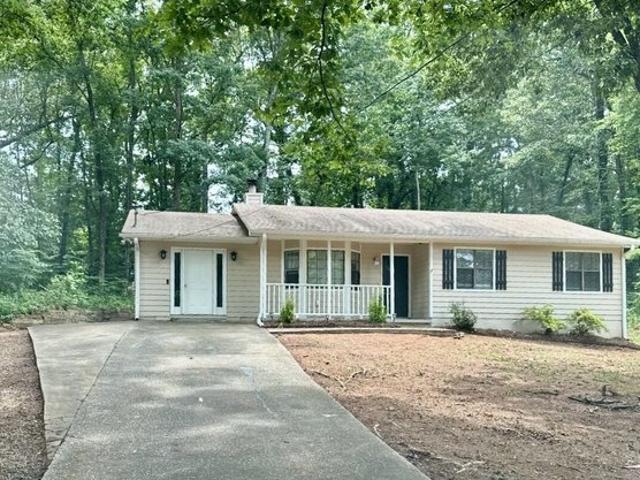 108 Hilltop Cir, Stockbridge, GA 30281