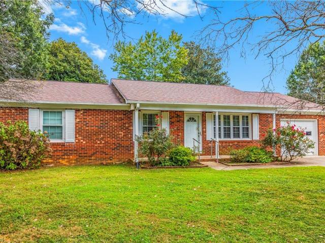 108 Hinshaw Avenue