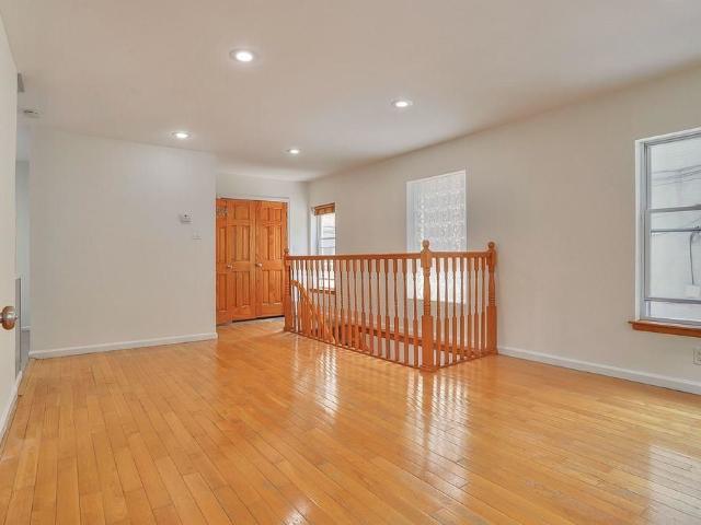 108 Hutton St Unit# 2nd Fl, Jc, Heights, US, NJ
