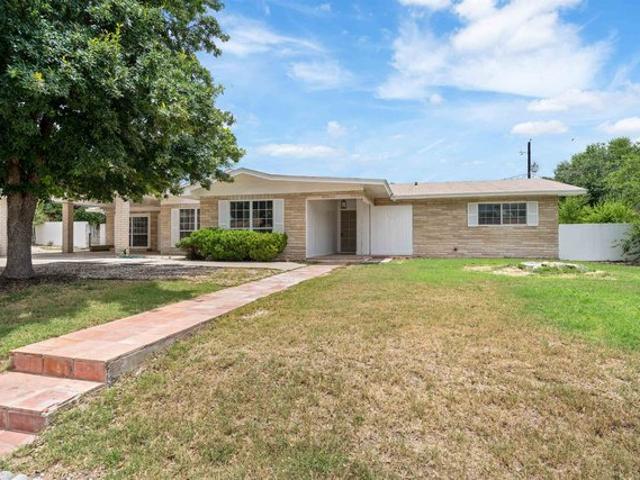 108 John Glenn Dr, Del Rio, TX 78840
