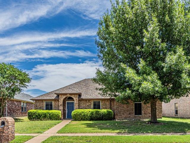 108 Oak Hollow Ln, Red Oak, TX 75154