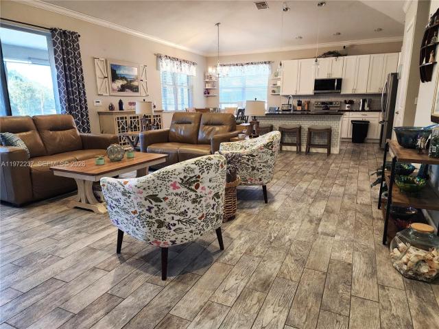 108 Oak Knolls Cir, Sebring, FL 33876 | MLS #322513 | Compass