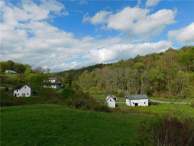 108 Oak Spring Rd, West Finley, PA 15377