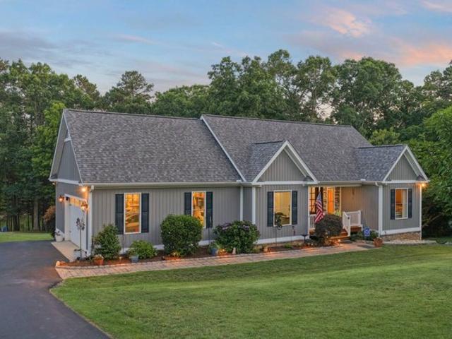 108 Oak View Dr, Clarksville, VA 23927