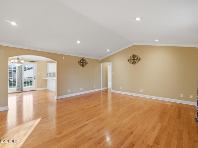 108 Oakwood Drive