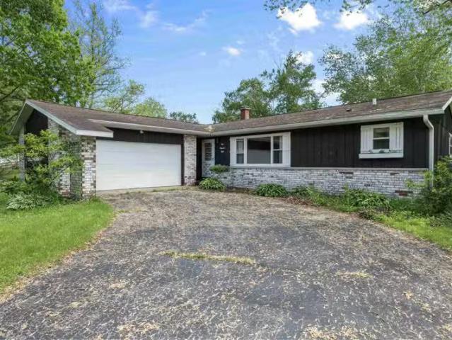 108 LOCUST ST, RIO, WI 53960 Single Family Residence For Sale.