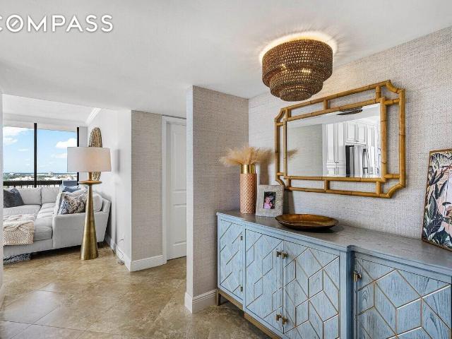 108 Lakeshore Dr 38PH, North Palm Beach, FL