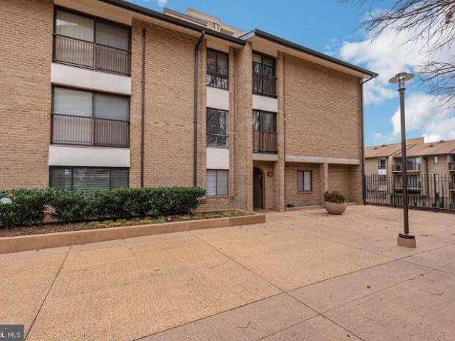 108 Monroe St #101, Rockville, MD 20850