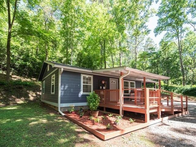 108 Moses Rd, Franklin, NC 28734