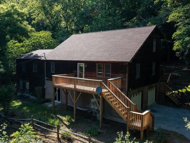 108 Mayapple Ln, Dwarf, KY 41739