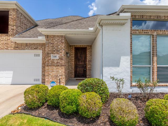 108 Mandavilla Way
