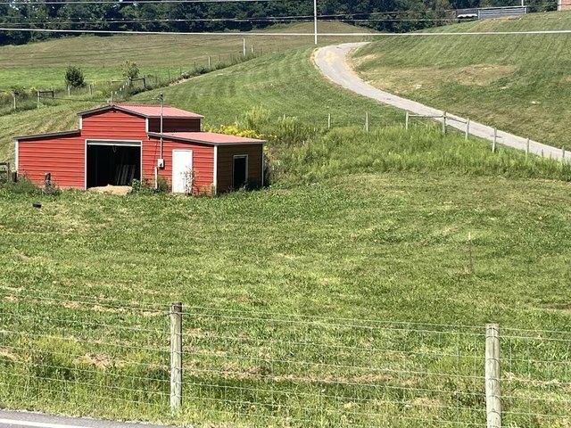 108 Meredith Ln, Tazewell, VA 24651