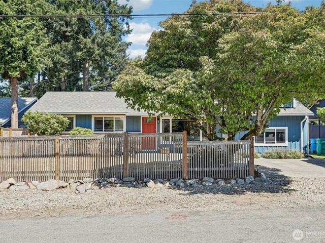 108 N 184th St, Shoreline, WA 98133