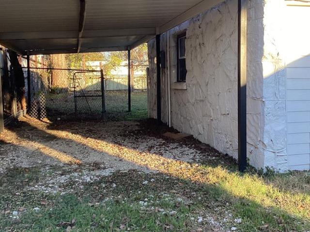 108 N Ash St, Springtown, TX 76082 | MLS #21154