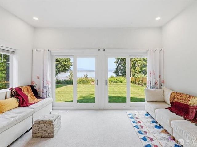 108 N Livingston Bay Rd, Camano Island, WA 98282