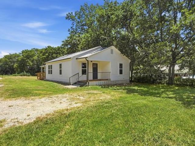 108 N Main St, Sadler, TX 76264