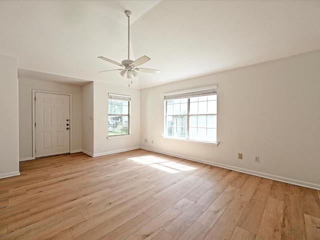 108 N Mockingbird Cir