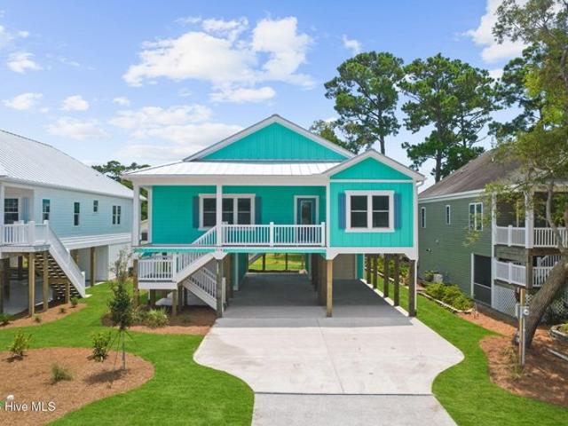 108 NE 41st St, Oak Island, NC 28465