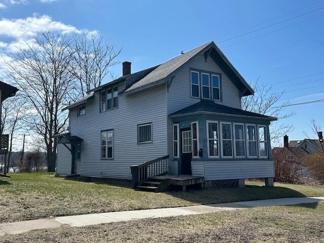 108 NW 4th St, Ludington, MI 49431