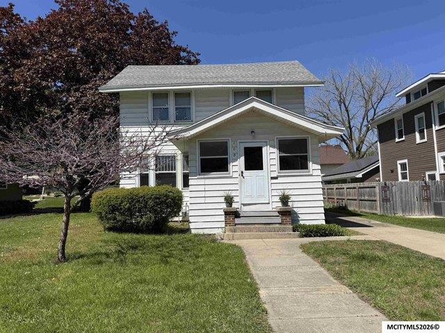 108 S Virginia Ave, Mason City, IA 50401