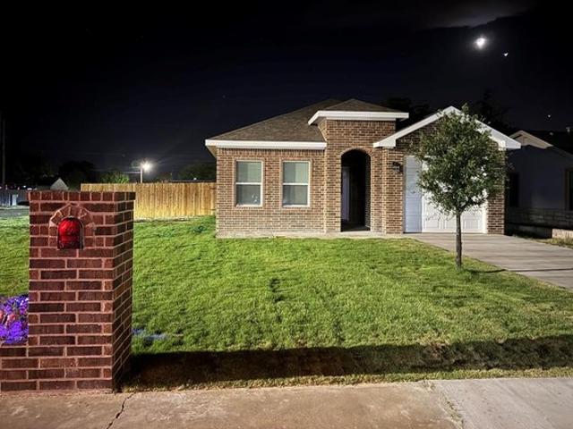 108 S Vivian St, Crane, TX 79731