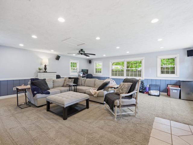 108 S Lansdown Way