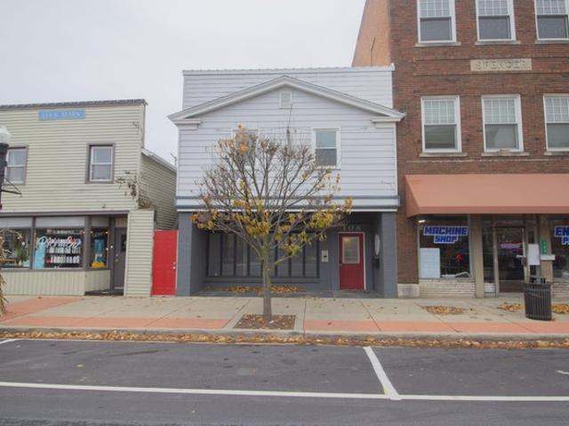 108 S Main St, Plainwell, MI 49080
