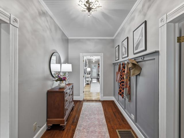 108 S Occoneechee Street