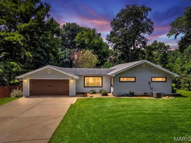 108 Shady Ln, Saint Charles, MO 63303