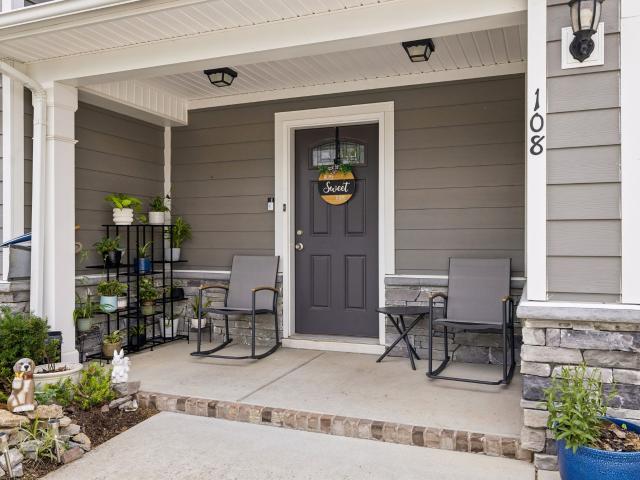 108 Shannon Pl