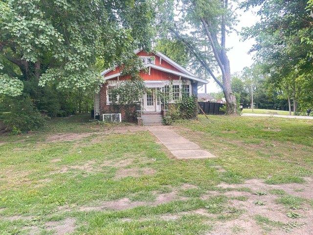 108 Shipping St, Edwardsport, IN 47528