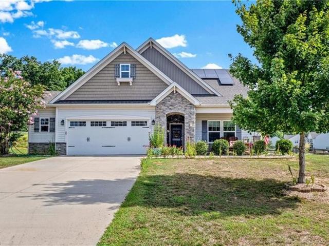 108 Sprucewood Ct, Advance, NC 27006