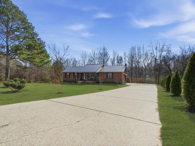 108 St James St, Charlotte, TN 37036 | Compass