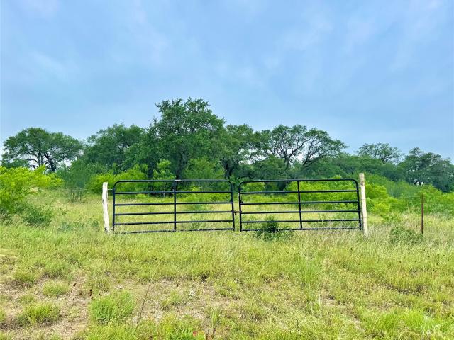 108 St Smiley Tx 78159, Yorktown, TX 78164 | MLS #7712