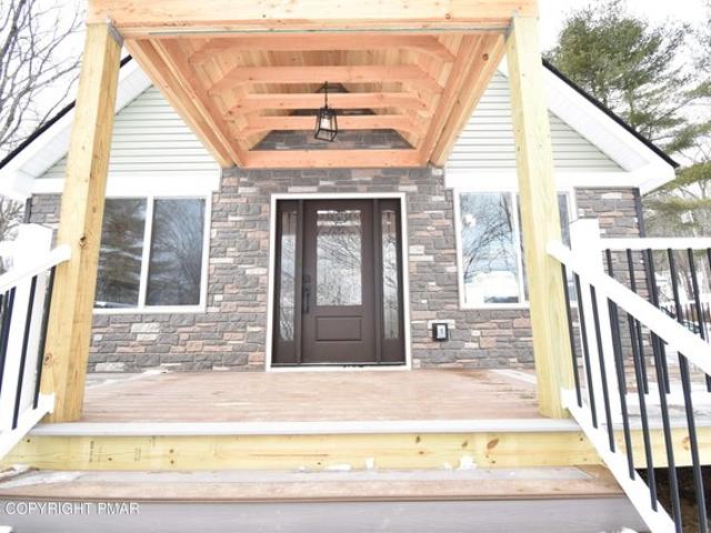 108 Stag Ct, Bushkill, PA 18324